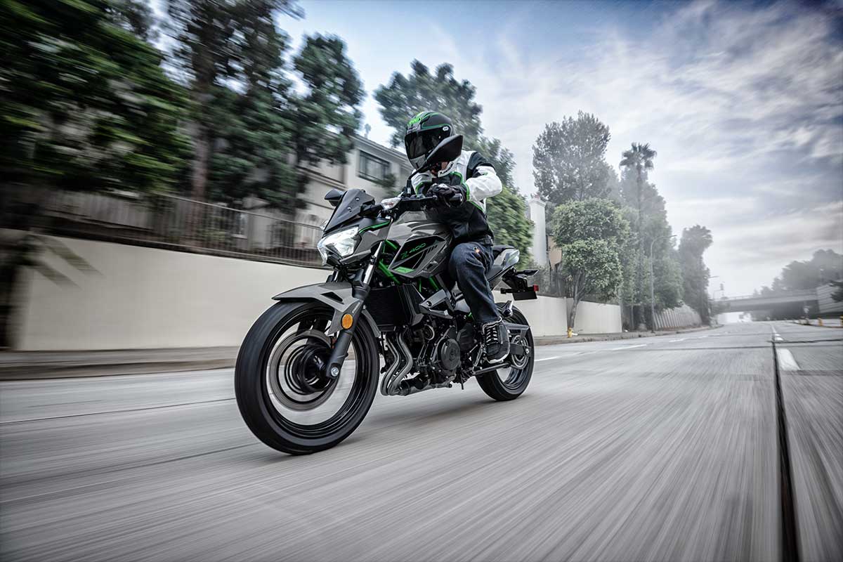 2024 Z400 摩托车 |川崎摩托（上海）有限公司